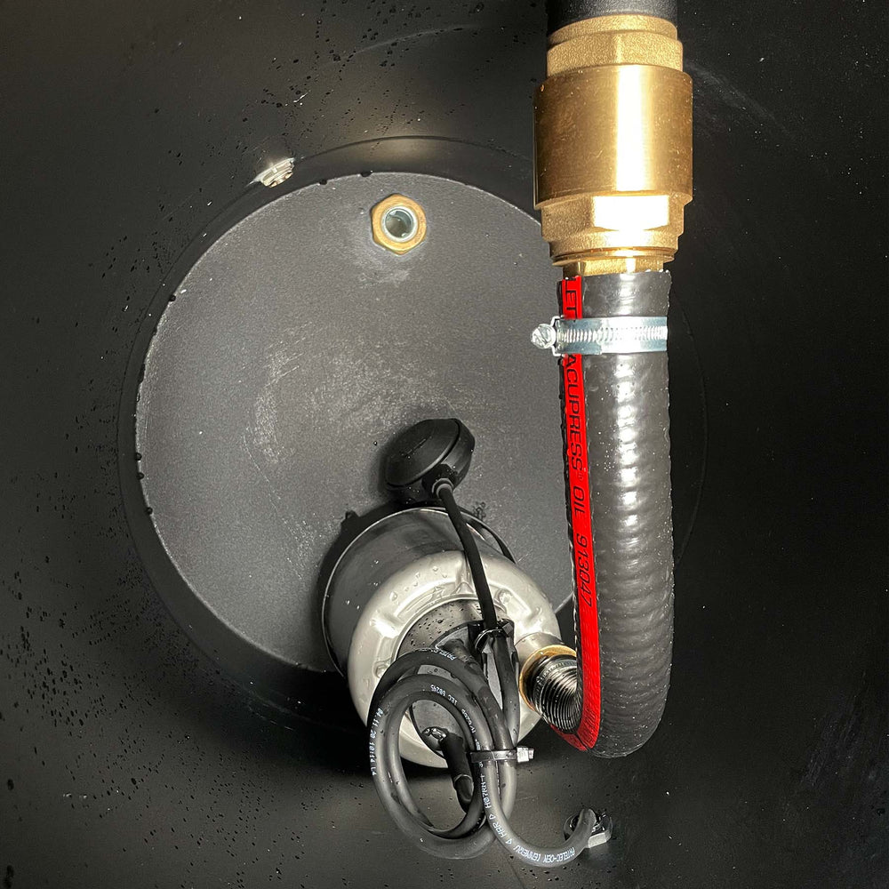 FROG PUMP Compact Sump Vacuum Cleans CNC Tanks