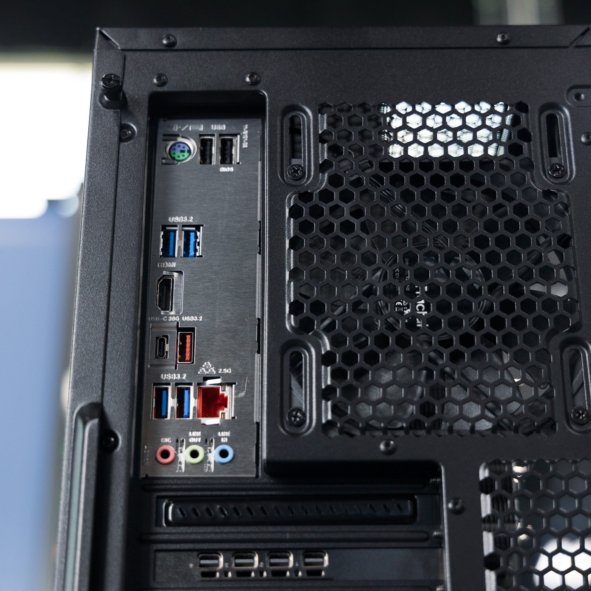 TITAN X-1 PRO Desktop Workstation